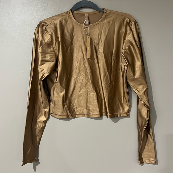 SKIMS | Tops | Skims | Poshmark